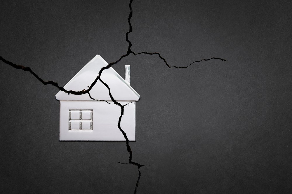 How do I Check My Property for Damage After a Hurricane??